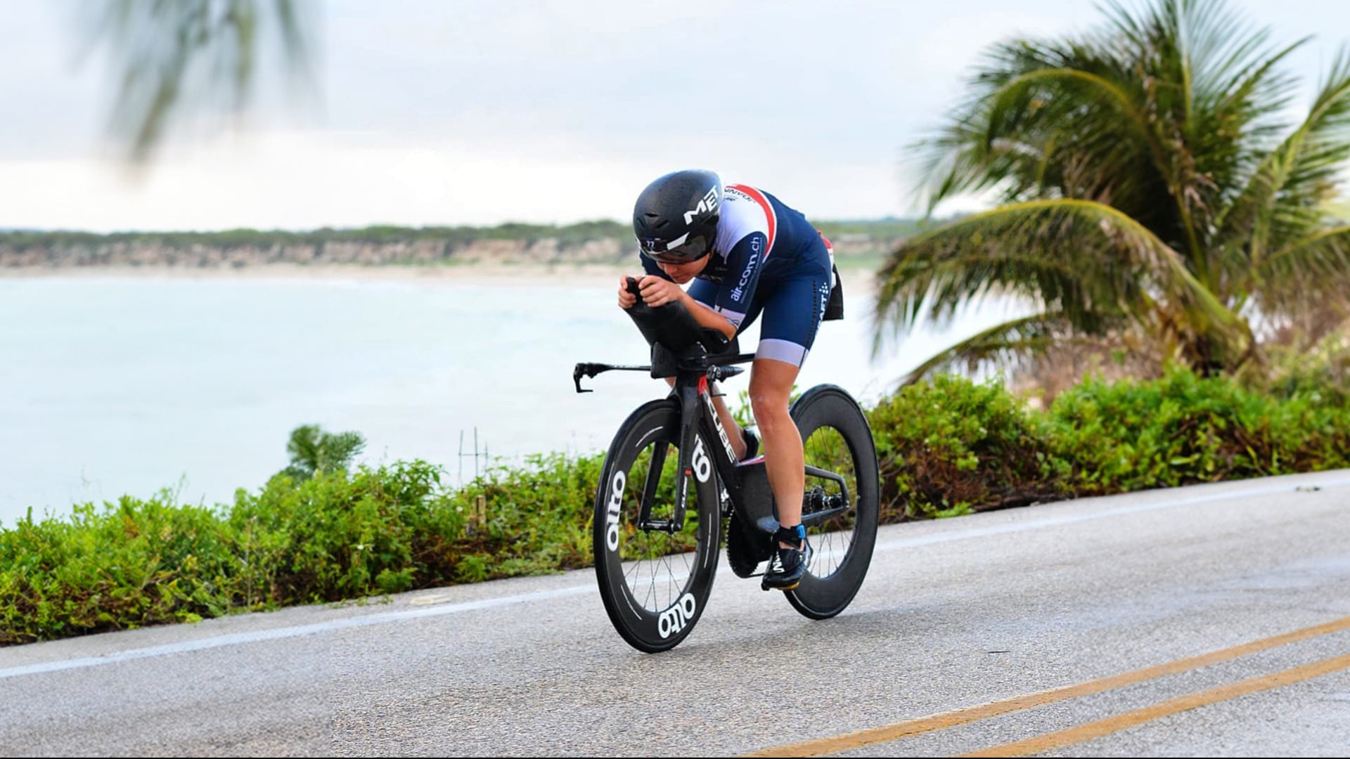 Joanna Ryter - Pro Triathlon – Bisaddle Adjustable Shape Bike Saddle